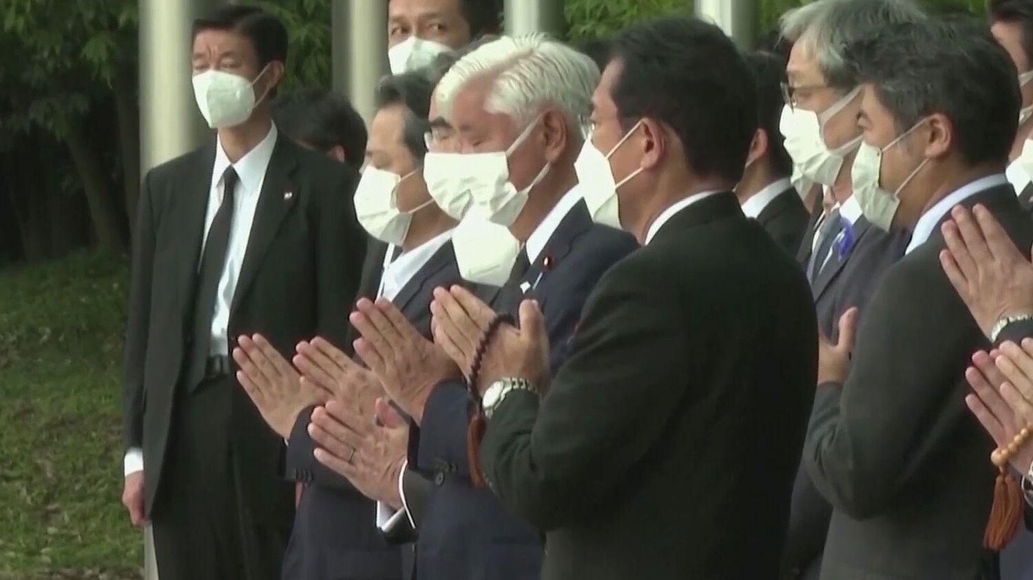 Miles de japoneses rinden honores a Shinzo Abe