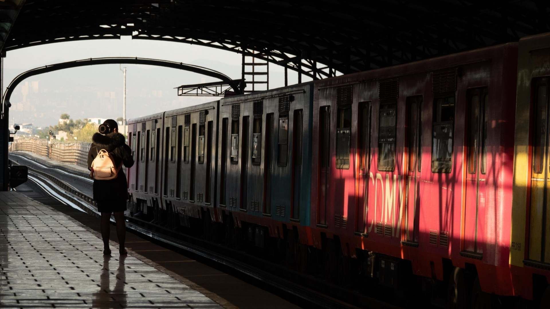 Metro CDMX: Esto Fue lo que Provocó Retrasos Hoy en Servicio de la Línea B