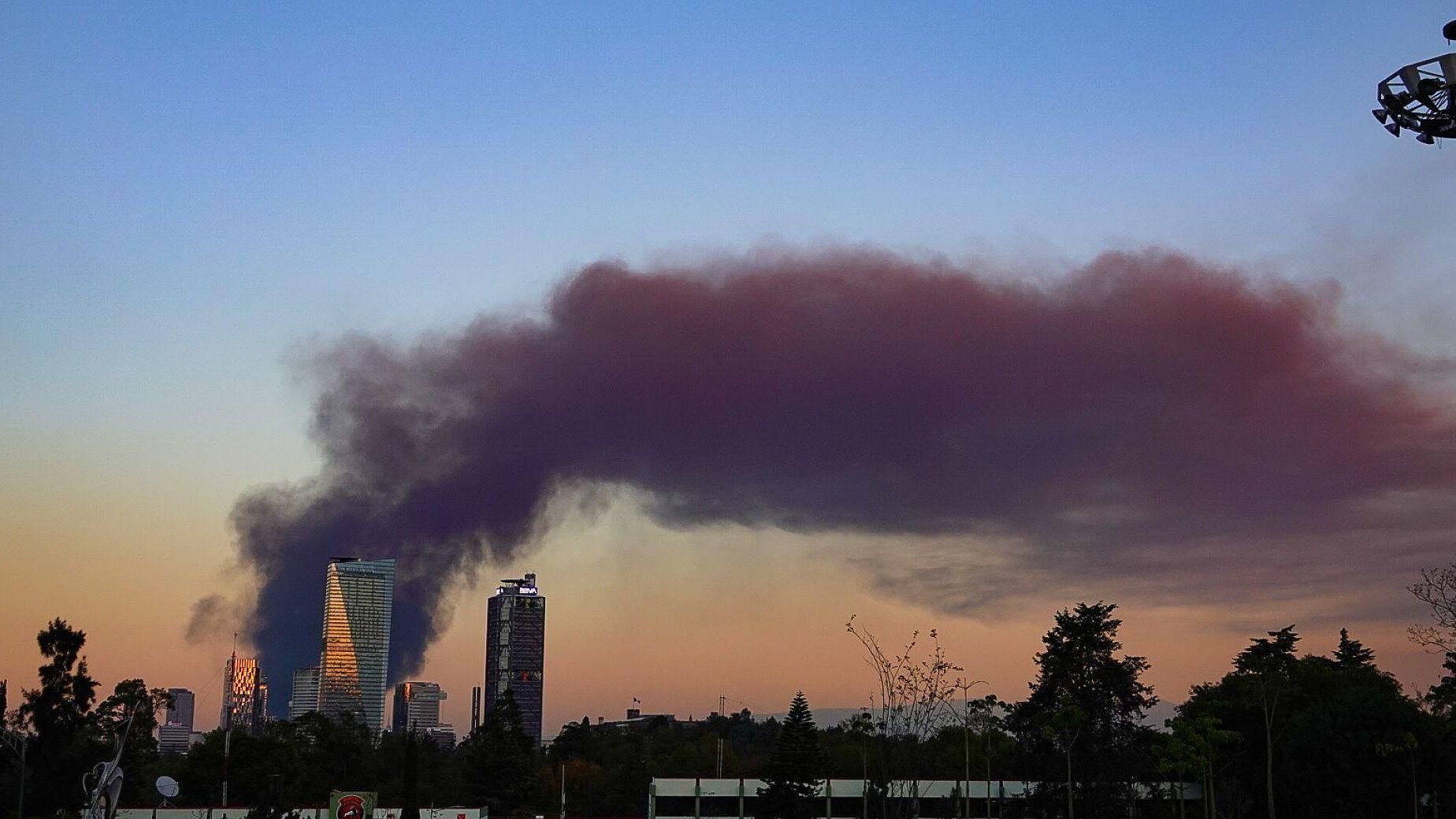 Incendio en Plaza Oasis no Afectó Calidad del Aire: CAMe CDMX