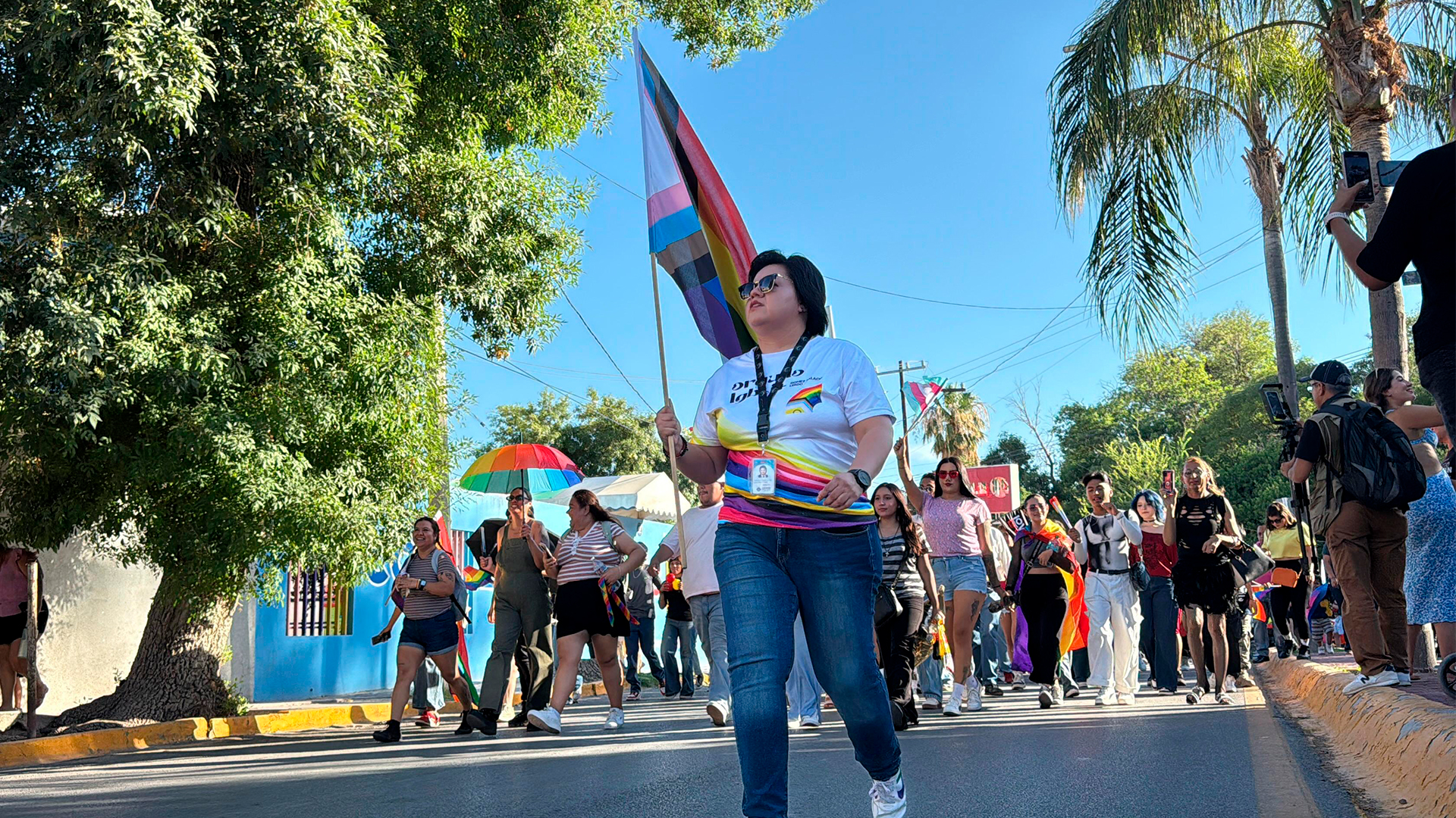 Más de 400 personas marchan por el orgullo LGBTIQ+ en Gómez Palacio
