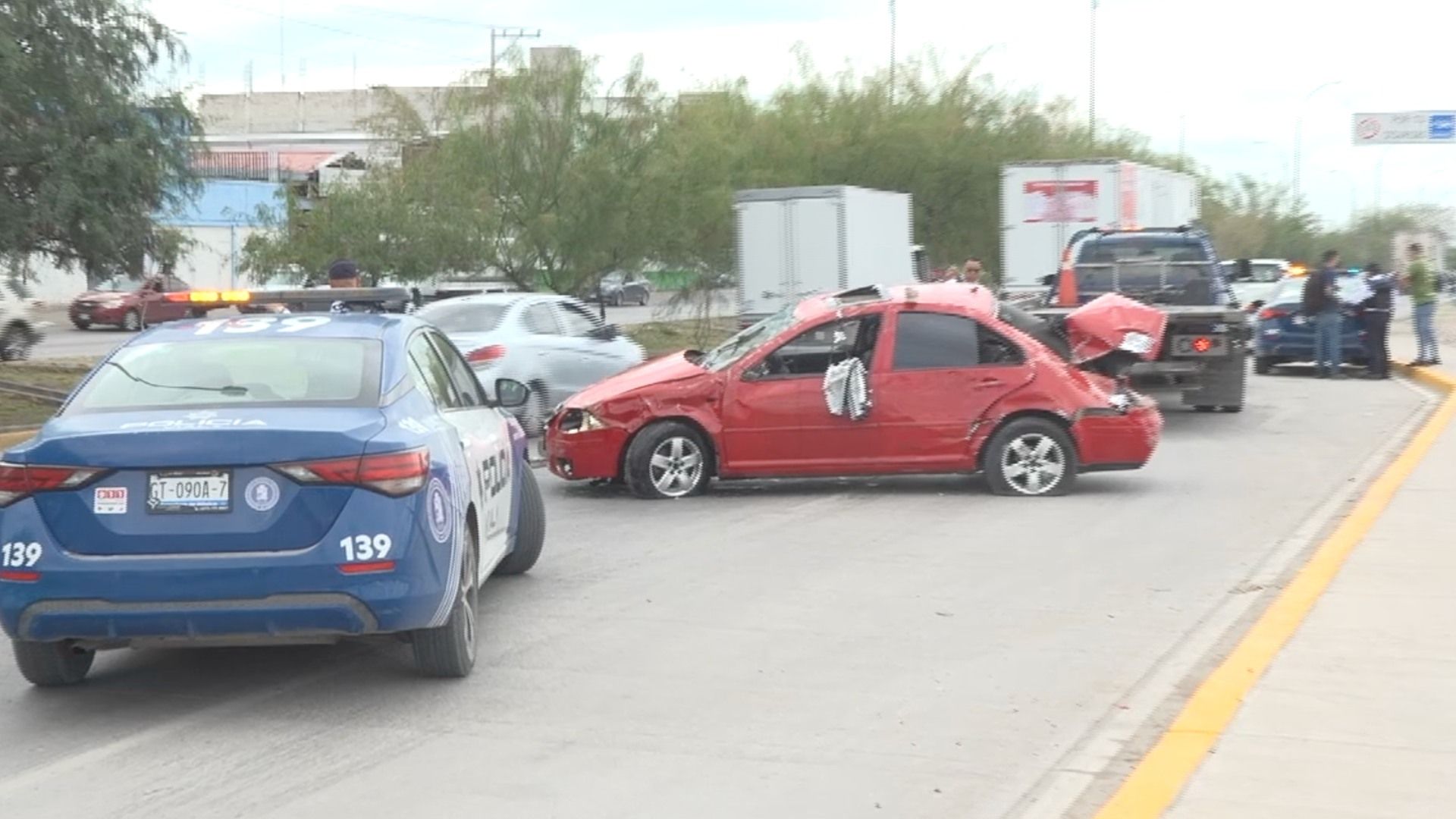 Accidente en León: Auto cae al río tras choque en bulevar